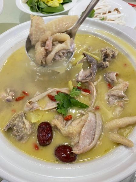 猪肚鸡怎么煲汤_猪肚鸡煲汤放什么药材-第2张图片-山城妙识