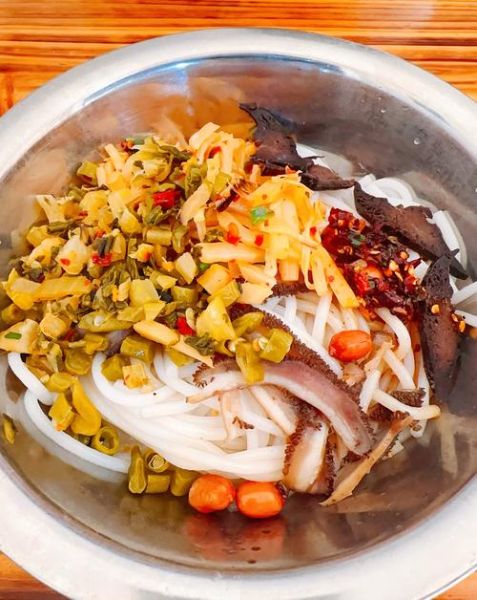 桂林米粉哪里最正宗_桂林米粉怎么做才地道-第3张图片-山城妙识