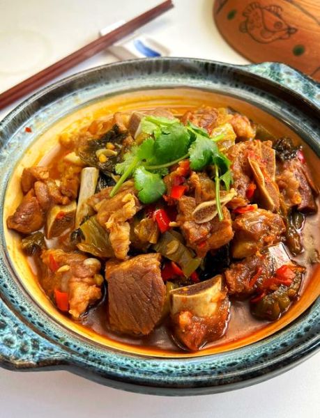 酸菜炖排骨炖多久_酸菜炖排骨需要炖多长时间-第2张图片-山城妙识