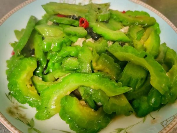 苦瓜怎么做不苦_苦瓜最简单的做法-第3张图片-山城妙识 苦瓜怎么做不苦_苦瓜最简单的做法-第3张图片-山城妙识