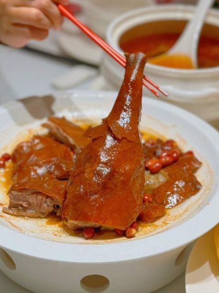 烧鹅腿热量是多少_减肥能吃烧鹅腿吗-第1张图片-山城妙识