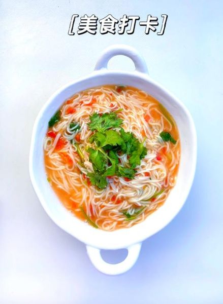 西红柿炒鸡蛋面怎么做_家常西红柿鸡蛋面做法-第3张图片-山城妙识