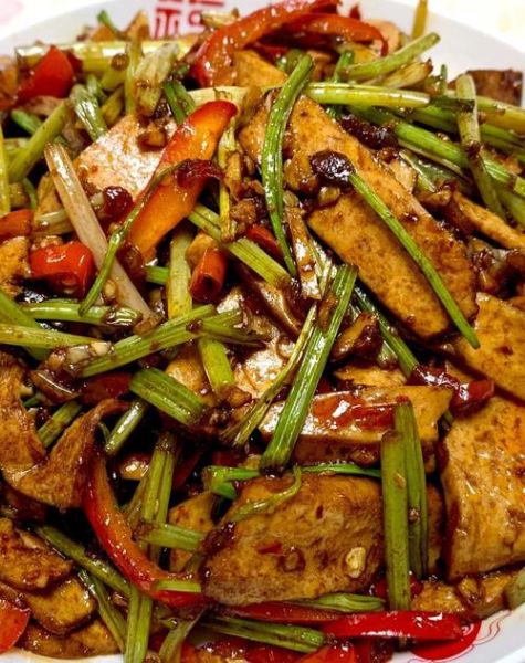 素炒芹菜香干怎么炒好吃_素炒芹菜香干做法窍门-第2张图片-山城妙识