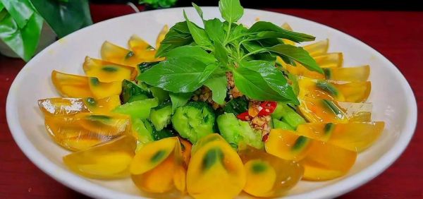 凉拌变蛋怎么做才正宗_变蛋凉拌要不要焯水-第3张图片-山城妙识