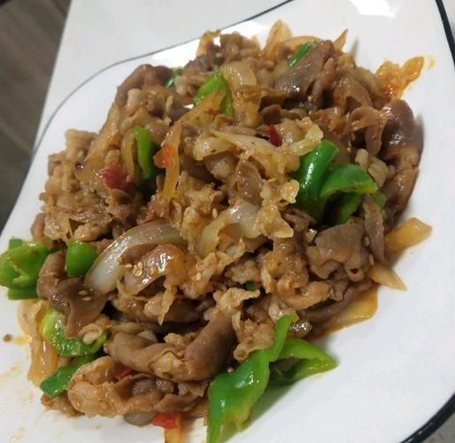 葱爆羊肉卷怎么做_葱爆羊肉卷的家常做法-第1张图片-山城妙识