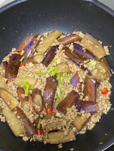 肉末茄子怎么炒_肉末茄子不吸油技巧-第3张图片-山城妙识