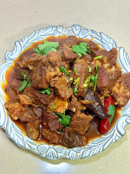 牛腩炒什么好吃_牛腩炒什么配菜最香-第2张图片-山城妙识
