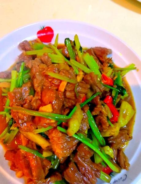 湖南小炒黄牛肉怎么做_正宗小炒黄牛肉做法-第2张图片-山城妙识