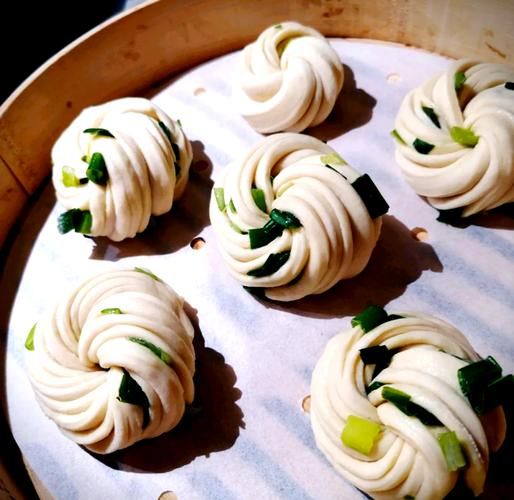 葱油花卷怎么拧_花卷拧法图解-第3张图片-山城妙识