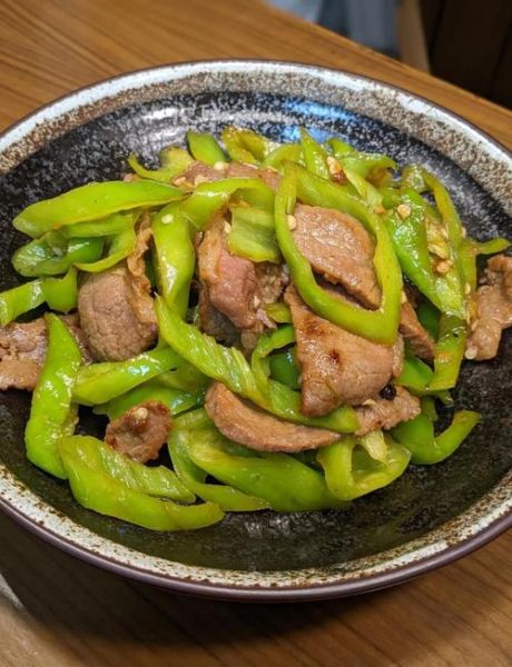 尖椒炒牛肉怎么炒才嫩_尖椒炒牛肉的家常做法-第3张图片-山城妙识