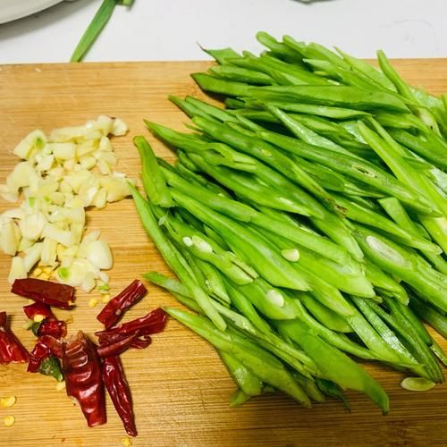扁豆角炒多久就没毒了_炒扁豆角多长时间才安全-第2张图片-山城妙识