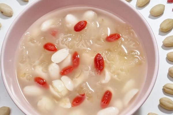 银耳和什么一起煮最好_银耳搭配食材推荐-第1张图片-山城妙识