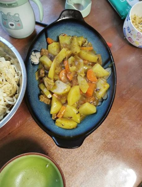 咖喱土豆胡萝卜怎么做_咖喱土豆胡萝卜的家常做法-第3张图片-山城妙识 咖喱土豆胡萝卜怎么做_咖喱土豆胡萝卜的家常做法-第3张图片-山城妙识