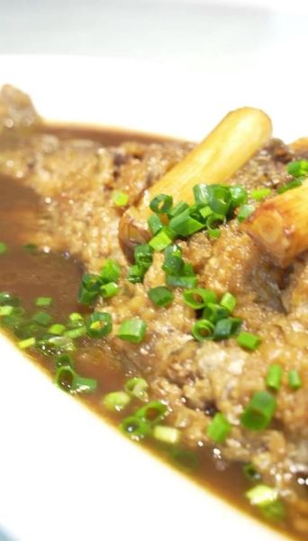 鲤鱼怎么做好吃_家常红烧鲤鱼步骤-第1张图片-山城妙识