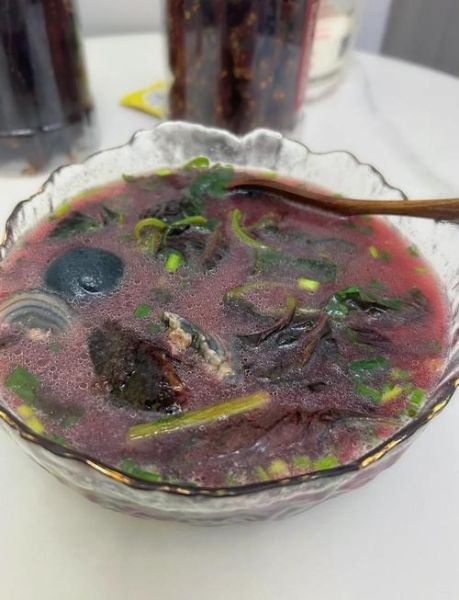 苋菜皮蛋汤怎么做_苋菜皮蛋汤做法大全-第2张图片-山城妙识