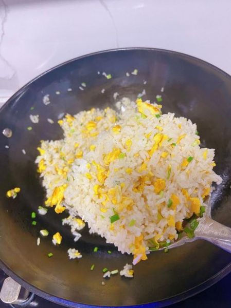 蛋炒米饭怎么做才粒粒分明_蛋炒饭先炒蛋还是先炒饭-第2张图片-山城妙识 蛋炒米饭怎么做才粒粒分明_蛋炒饭先炒蛋还是先炒饭-第2张图片-山城妙识