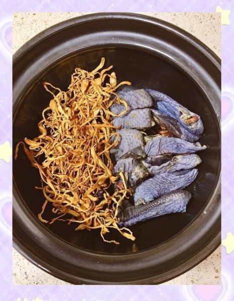虫草花乌鸡汤的功效与禁忌_适合哪些人喝-第2张图片-山城妙识