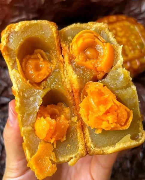 莲蓉月饼哪个牌子好吃_莲蓉月饼推荐2024-第1张图片-山城妙识 莲蓉月饼哪个牌子好吃_莲蓉月饼推荐2024-第1张图片-山城妙识