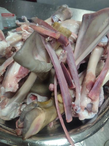 炖羊肉不能放什么调料_炖羊肉最忌哪些香料-第1张图片-山城妙识