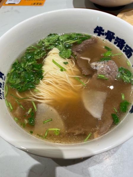 牛肉面怎么做好吃_牛肉面汤头怎么做才浓郁-第1张图片-山城妙识