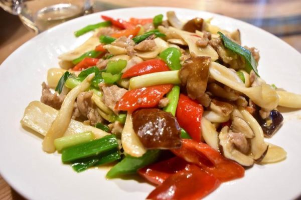 鲜蘑肉片怎么做_鲜蘑肉片先炒蘑菇还是先炒肉-第1张图片-山城妙识 鲜蘑肉片怎么做_鲜蘑肉片先炒蘑菇还是先炒肉-第1张图片-山城妙识