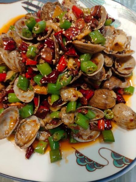 家常爆炒花甲肉怎么做_花甲肉去沙最快的方法-第2张图片-山城妙识