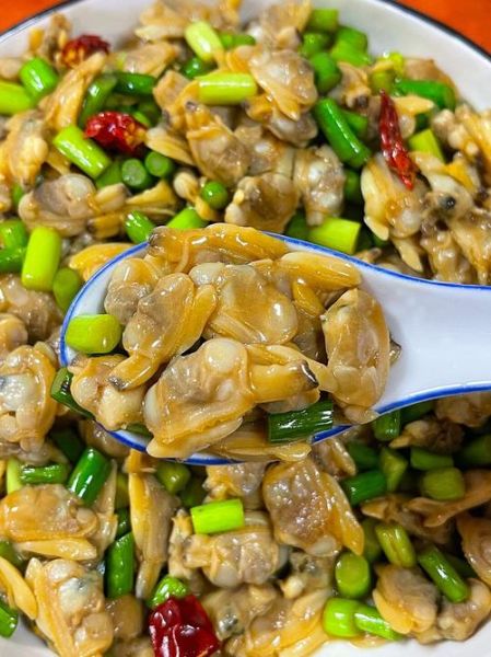 家常爆炒花甲肉怎么做_花甲肉去沙最快的方法-第1张图片-山城妙识