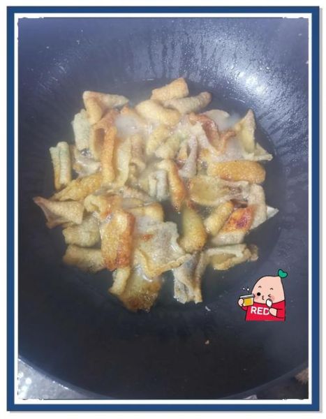 炸猪皮要泡多久_炸猪皮泡发技巧-第1张图片-山城妙识