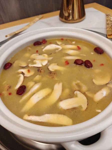 松茸汤怎么炖好喝_松茸汤的家常做法-第1张图片-山城妙识