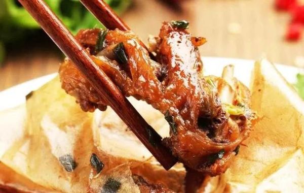 梧州纸包鸡最正宗是哪家_哪家纸包鸡最地道-第1张图片-山城妙识