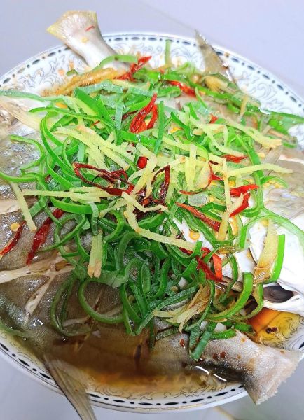 清蒸鲳鱼怎么做_清蒸鲳鱼的家常做法-第2张图片-山城妙识