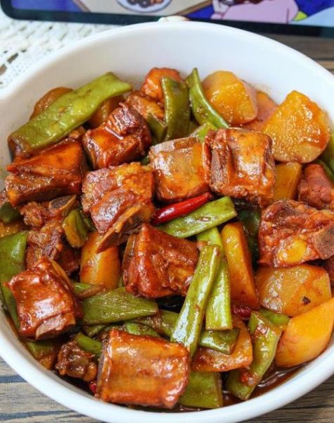 油豆角炖土豆怎么做_油豆角炖土豆用焯水吗-第3张图片-山城妙识