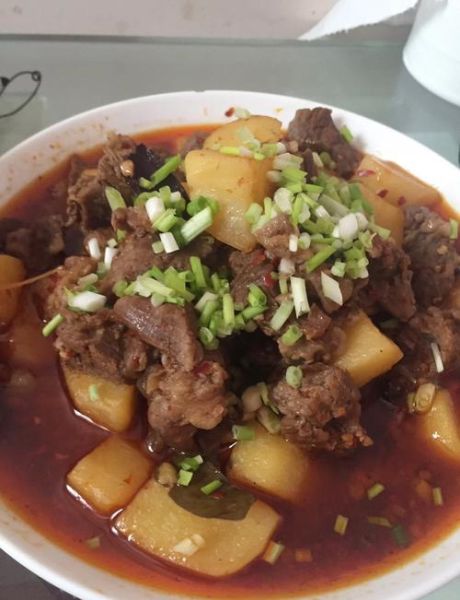牛肉炖土豆怎么炖_牛肉炖土豆最正宗的做法-第3张图片-山城妙识
