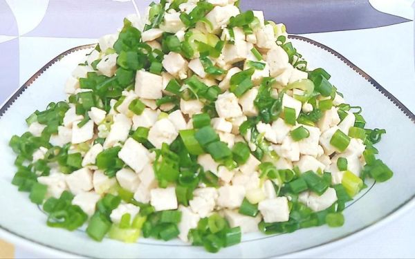 小葱拌豆腐一清二白什么意思_谐音梗怎么来的-第2张图片-山城妙识