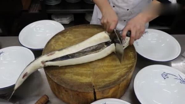 鲟鱼怎么杀图解教程_鲟鱼宰杀步骤详解-第3张图片-山城妙识