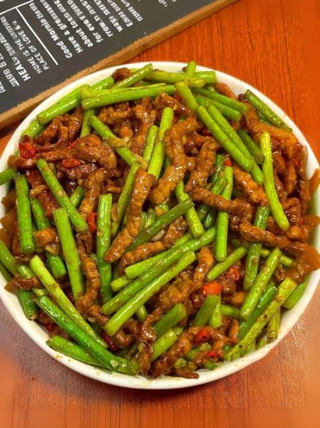 蒜苔炒什么好吃_蒜苔炒肉做法-第1张图片-山城妙识 蒜苔炒什么好吃_蒜苔炒肉做法-第1张图片-山城妙识