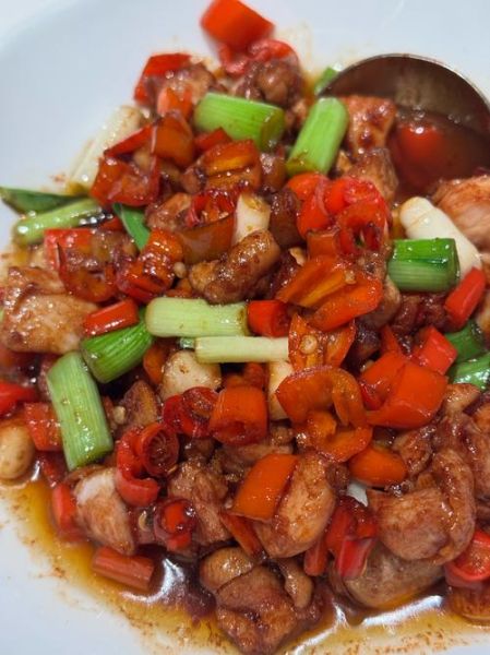 炒鸡肉怎么炒才嫩_家常炒鸡肉视频教程-第3张图片-山城妙识 炒鸡肉怎么炒才嫩_家常炒鸡肉视频教程-第3张图片-山城妙识