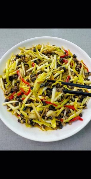 蒜黄炒肉怎么做_蒜黄炒肉用哪个部位肉-第1张图片-山城妙识 蒜黄炒肉怎么做_蒜黄炒肉用哪个部位肉-第1张图片-山城妙识