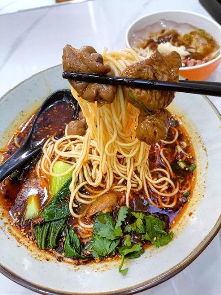 重庆小面肥肠怎么做_肥肠小面怎么煮不腥-第2张图片-山城妙识