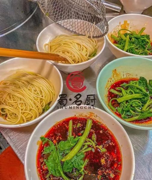 重庆小面肥肠怎么做_肥肠小面怎么煮不腥-第3张图片-山城妙识