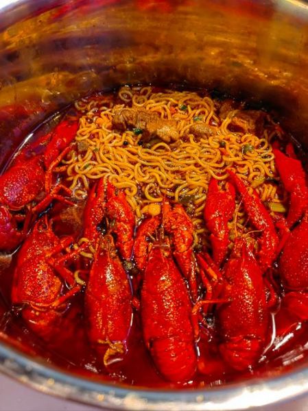 蒜泥小龙虾怎么做才入味_正宗蒜泥小龙虾做法窍门-第1张图片-山城妙识