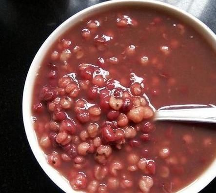 绿豆汤怎么是红色的_能喝吗-第1张图片-山城妙识