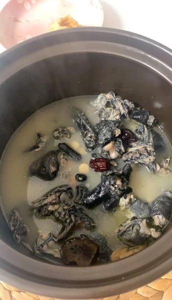 乌鸡炖汤要不要焯水_焯水后营养会流失吗-第1张图片-山城妙识