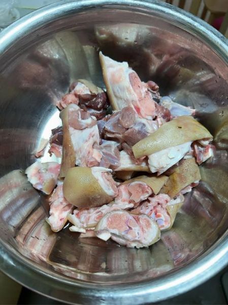 猪肘子怎么做才软糯_猪肘子去腥技巧-第1张图片-山城妙识