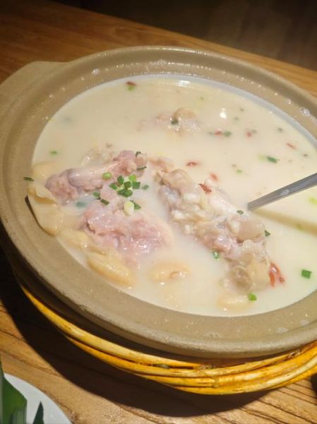 蹄髈汤的做法_蹄髈汤怎么炖才不腻-第2张图片-山城妙识 蹄髈汤的做法_蹄髈汤怎么炖才不腻-第2张图片-山城妙识