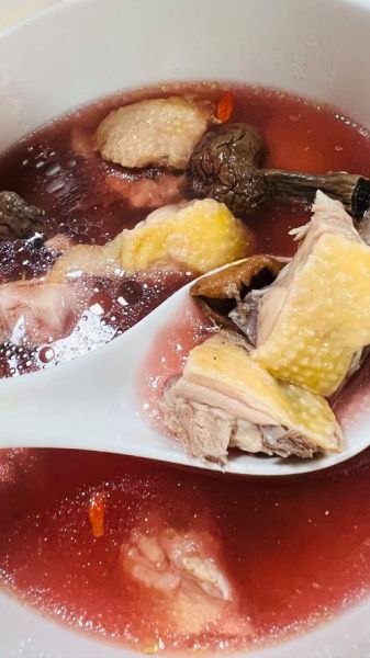 土鸡怎么炖好喝又营养_土鸡炖汤的正确方法-第1张图片-山城妙识 土鸡怎么炖好喝又营养_土鸡炖汤的正确方法-第1张图片-山城妙识