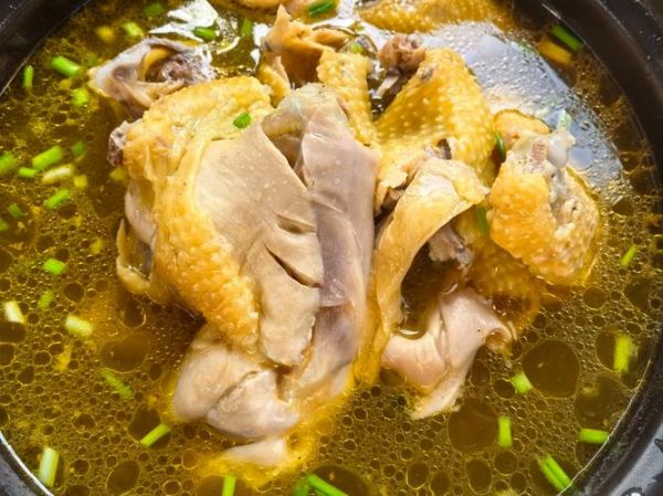 土鸡怎么做好吃_土鸡炖汤还是红烧更香-第1张图片-山城妙识