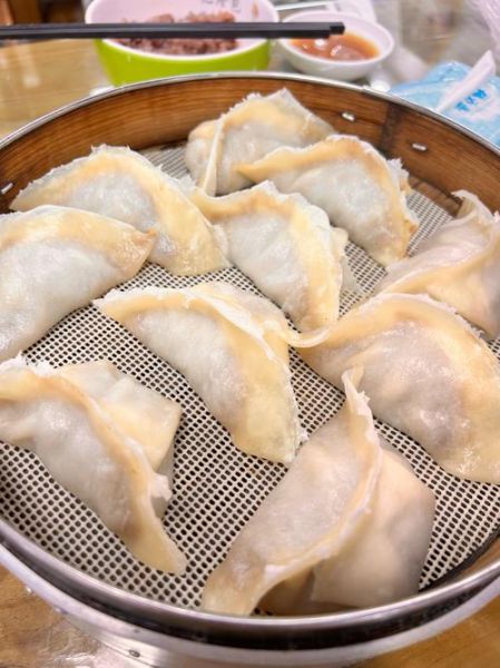 蒸饺是全烫面好还是半烫面好_蒸饺口感对比-第1张图片-山城妙识