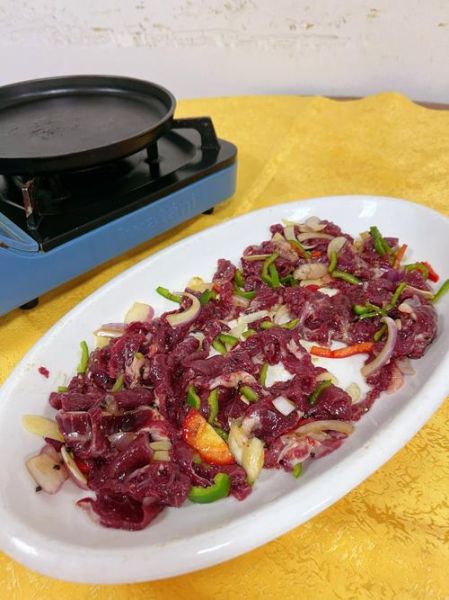 铁板牛肉怎么做_铁板牛肉的做法视频-第1张图片-山城妙识