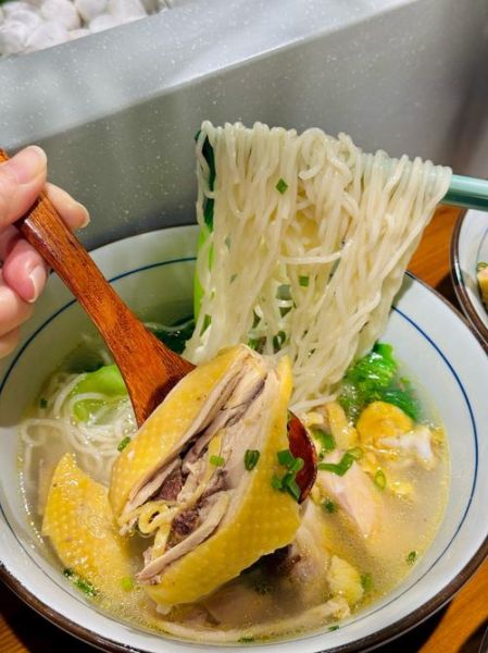 麻油鸡汤面怎么做_麻油鸡汤面热量高吗-第1张图片-山城妙识